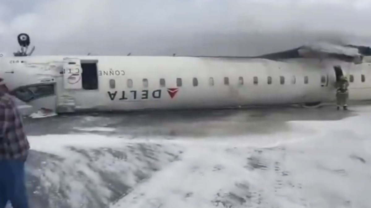 Plane Crash news plane Flips Upside Down At Toronto Airport with 80 ...